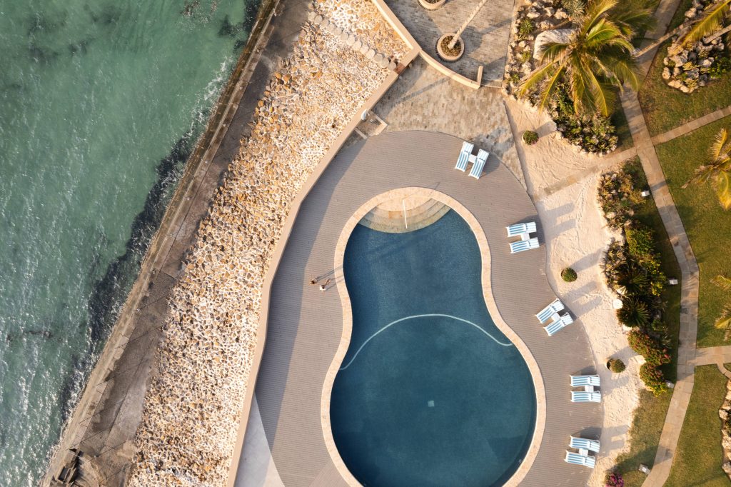 Bush and Beach | Hemingways Collection